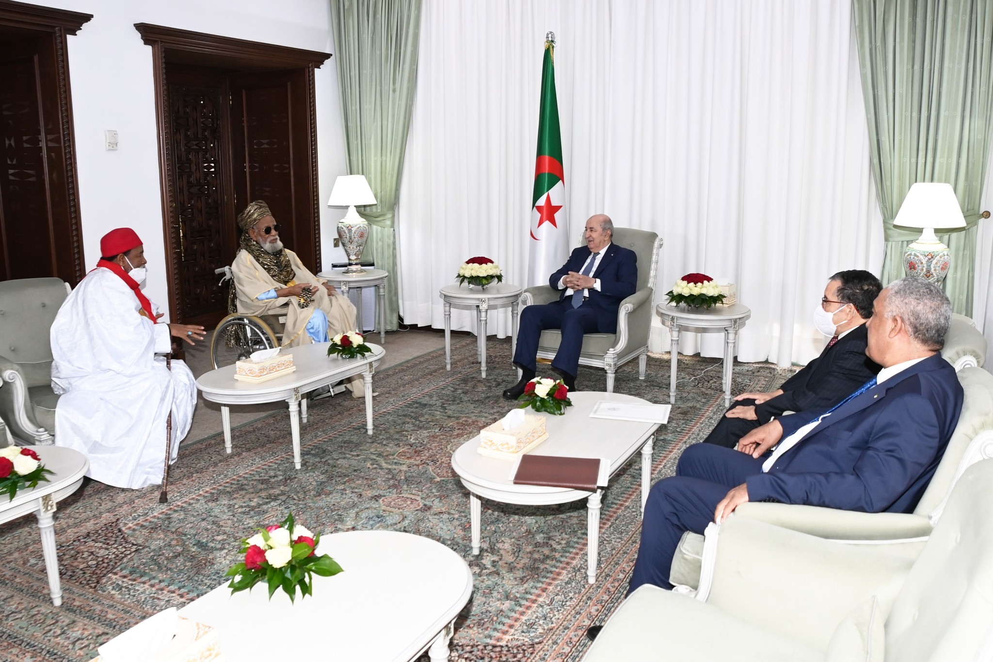 Le président de la République reçoit le Cheikh de la Tarika Tidjania au ...
